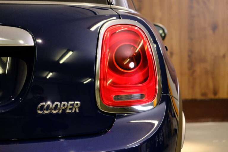 【MINI COOPER】F55 ラピスラグジュアリーブルー|MINI GARAGE PARADOX