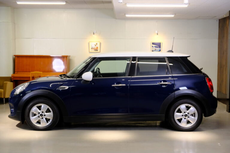 【MINI COOPER】F55 ラピスラグジュアリーブルー|MINI GARAGE PARADOX