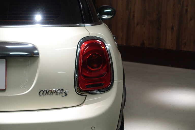 【MINI COOPER S】F55 ペッパーホワイト|MINI GARAGE PARADOX