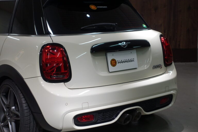 【MINI COOPER S】F55 ペッパーホワイト|MINI GARAGE PARADOX