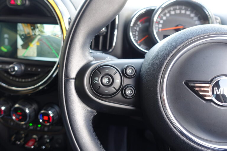 【MINI COOPER D】F60 メルティングシルバー|MINI GARAGE PARADOX