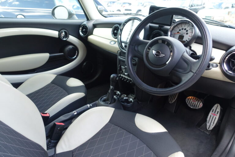 【MINI COOPER】R56 グリーンパーク|MINI GARAGE PARADOX