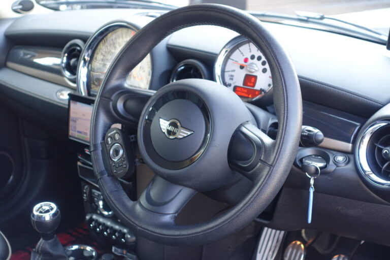 【MNI COOPER S】R55 ボンドストリート|MINI GARAGE PARADOX