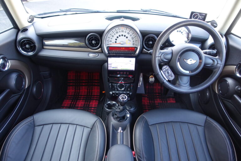 【MNI COOPER S】R55 ボンドストリート|MINI GARAGE PARADOX