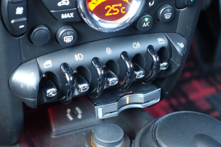 【MNI COOPER S】R55 ボンドストリート|MINI GARAGE PARADOX