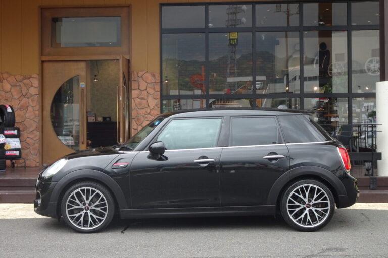 【MINI COOPER S】F55 ミッドナイトブラック | MINI GARAGE PARADOX