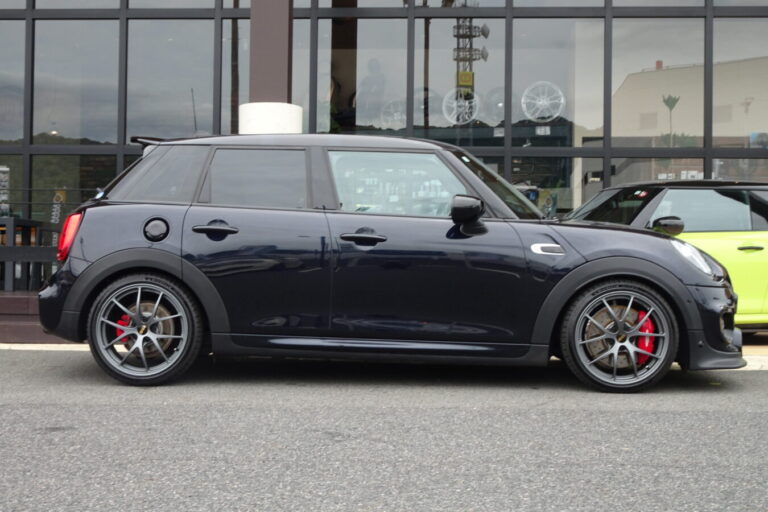 【MINI COOPER S】F55 エニグマティックブラック | MINI GARAGE PARADOX