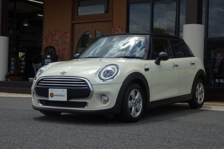 【MINI COOPER】F55 ペッパーホワイト | MINI GARAGE PARADOX