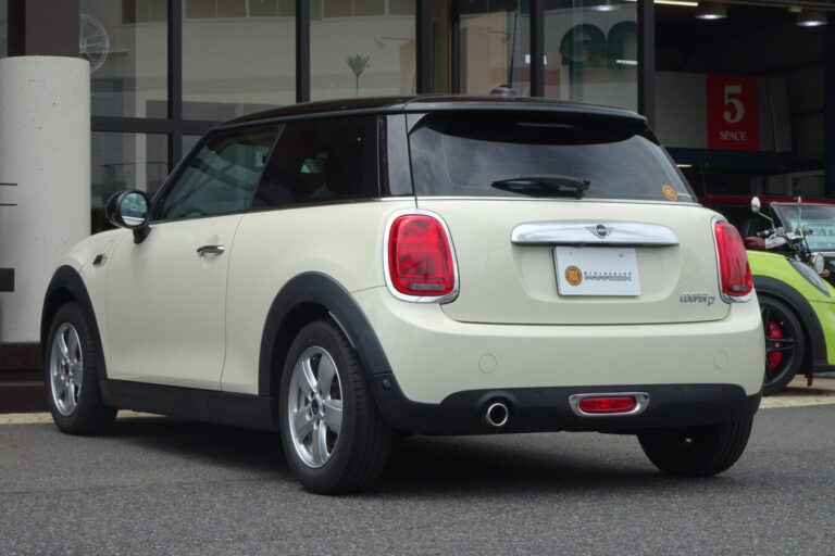 【MINI COOPER D】F56 ペッパーホワイト | MINI GARAGE PARADOX