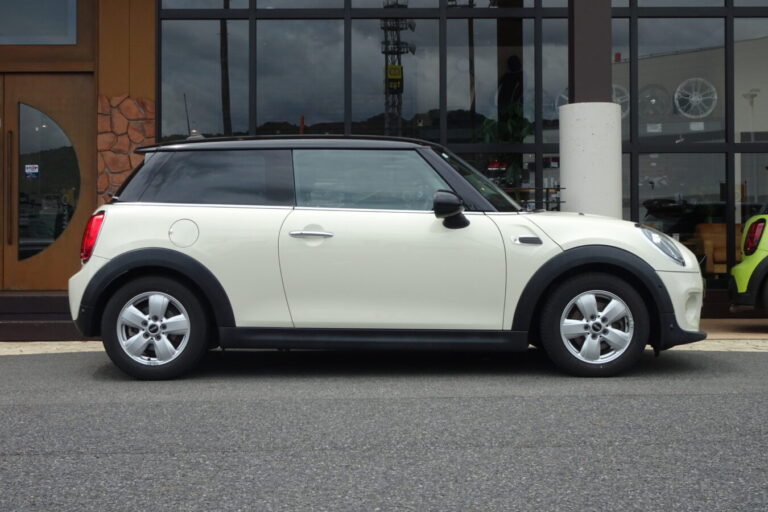 【MINI COOPER D】F56 ペッパーホワイト | MINI GARAGE PARADOX
