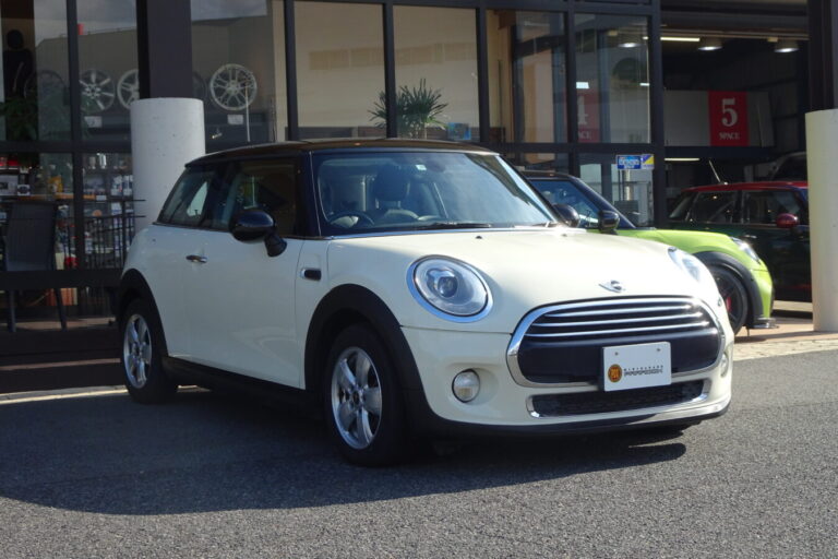 【MINI COOPER】F56 ペッパーホワイト | MINI GARAGE PARADOX