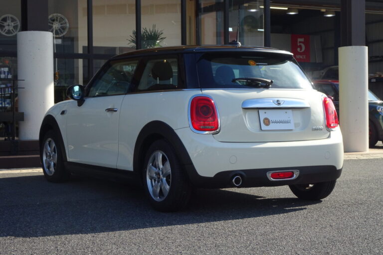 【MINI COOPER】F56 ペッパーホワイト | MINI GARAGE PARADOX
