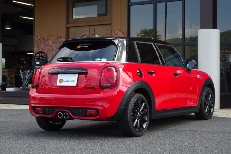 【MINI COOPER S】F55 チリレッド | MINI GARAGE PARADOX