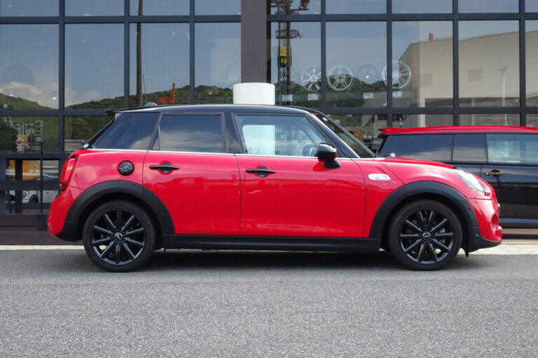 【MINI COOPER S】F55 チリレッド | MINI GARAGE PARADOX