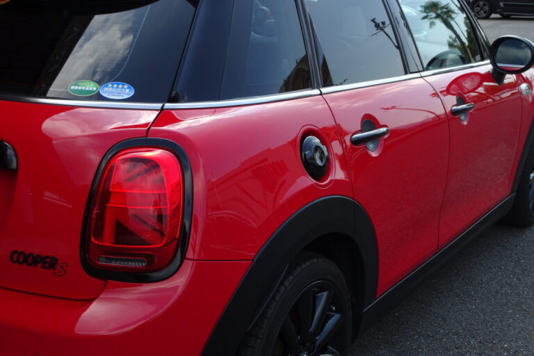 【MINI COOPER S】F55 チリレッド | MINI GARAGE PARADOX