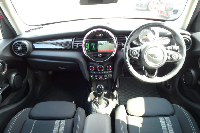 【MINI COOPER S】F55 チリレッド | MINI GARAGE PARADOX