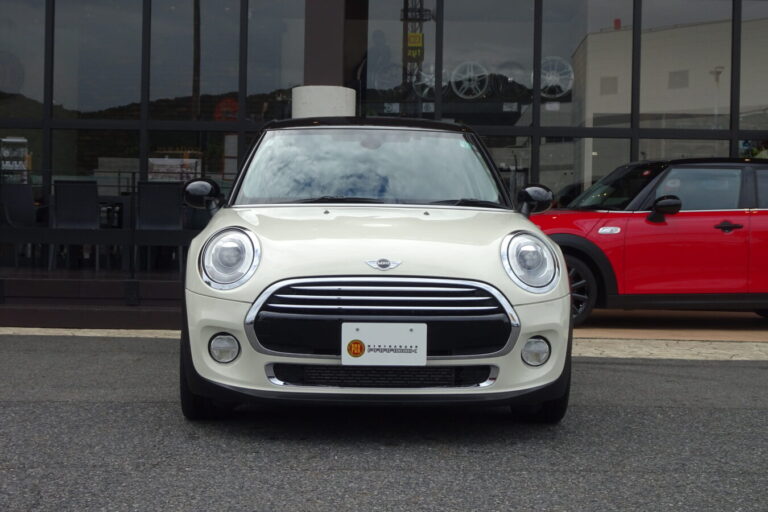 【MINI COOPER D】F55 ペッパーホワイト|MINI GARAGE PARADOX