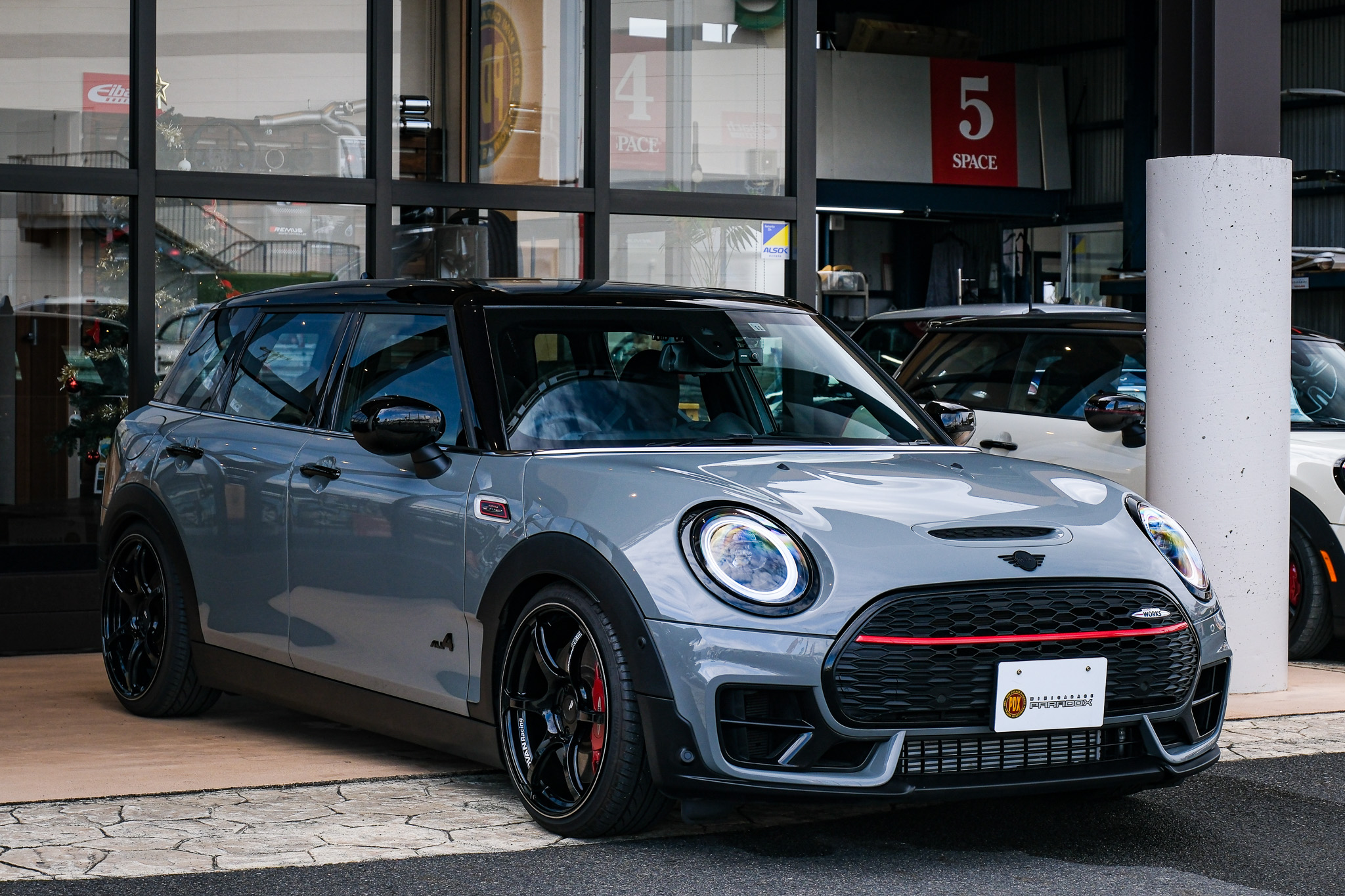 【MINI JCW Lci】F54 ムーンウォークグレー | MINI GARAGE PARADOX