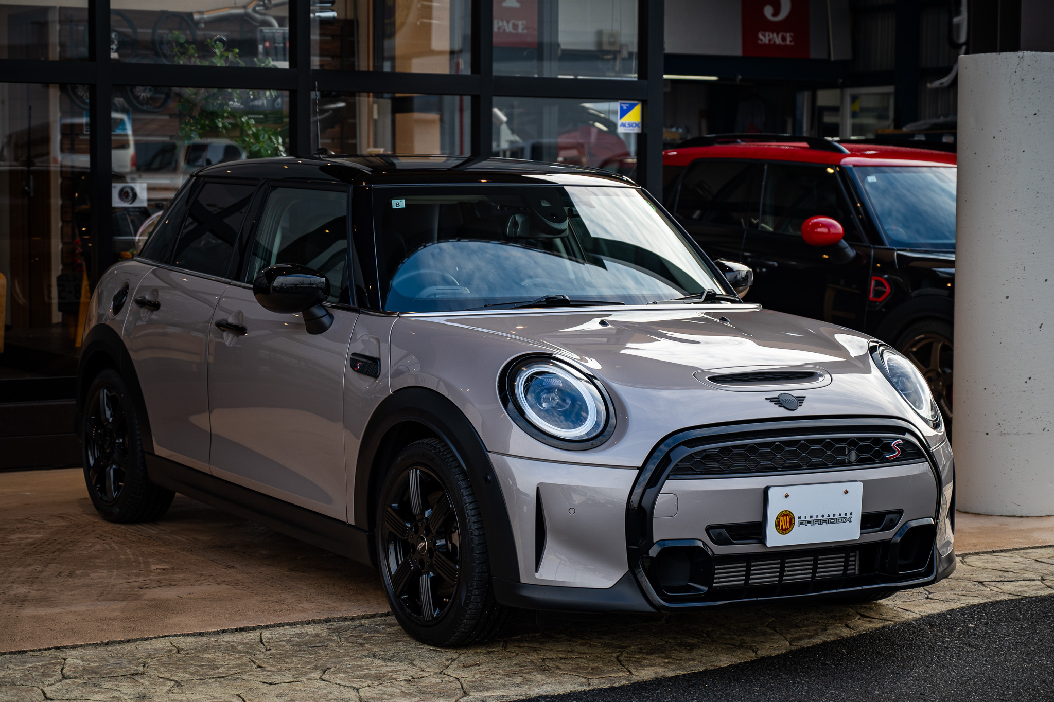 【MINI COOPER S】F55 ルーフトップグレー | MINI GARAGE PARADOX