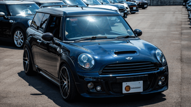 福岡県にお住いのT様にR55 COOPER Sをご納車いたしました | MINI GARAGE PARADOX