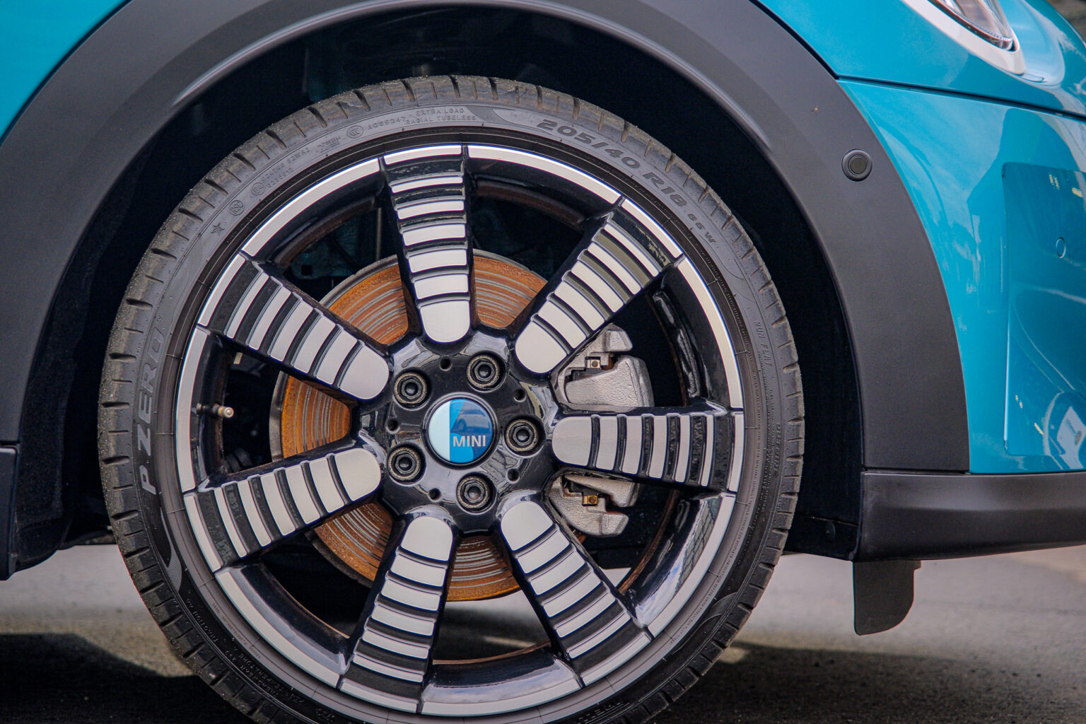 【納車レポート】『やりたいことを、今』夢のコンバーチブルで走り出す新たな物語 | MINI GARAGE PARADOX